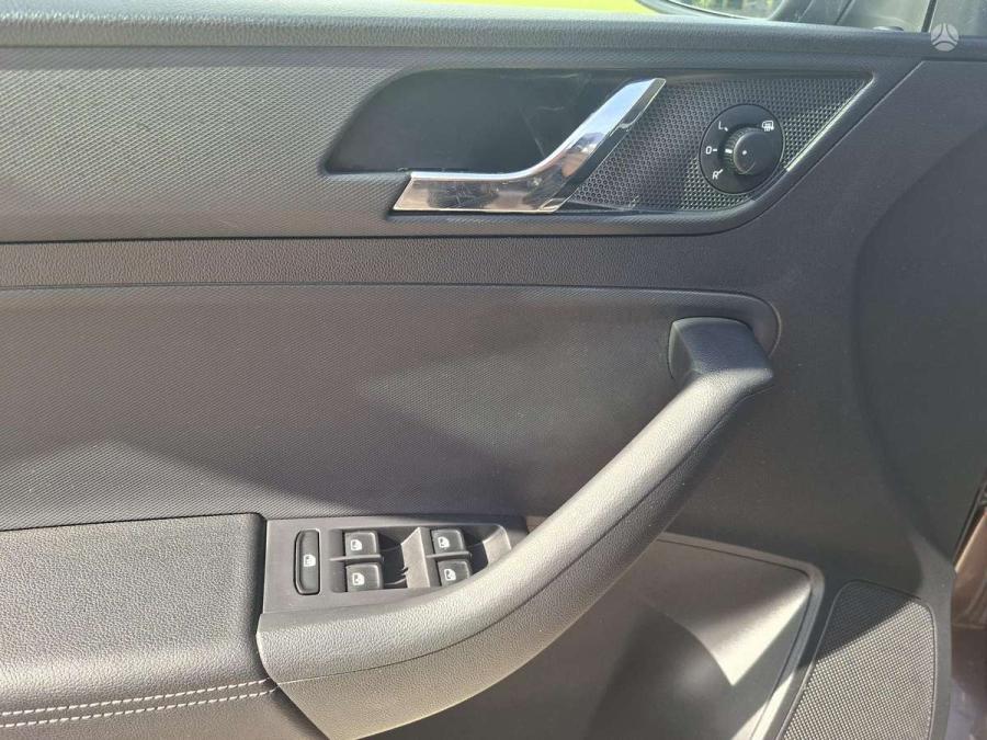 Brūns Skoda Rapid 2016 Viļņa, ar dzinēja tilpumu 1.20 L un nobraukumu 186 tūkst. km par 5500 €, foto 9 vietnē AUTOMOTO.COM.LV