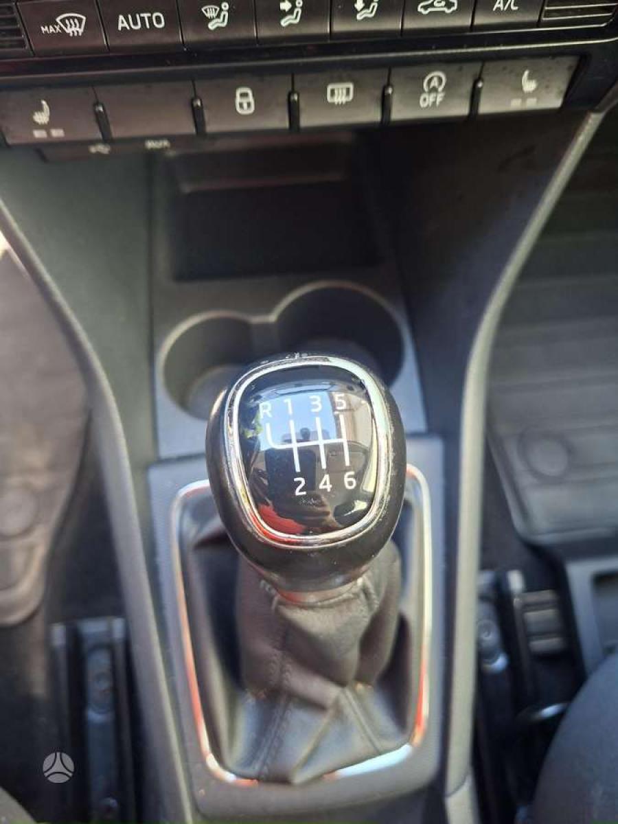 Brūns Skoda Rapid 2016 Viļņa, ar dzinēja tilpumu 1.20 L un nobraukumu 186 tūkst. km par 5500 €, foto 18 vietnē AUTOMOTO.COM.LV