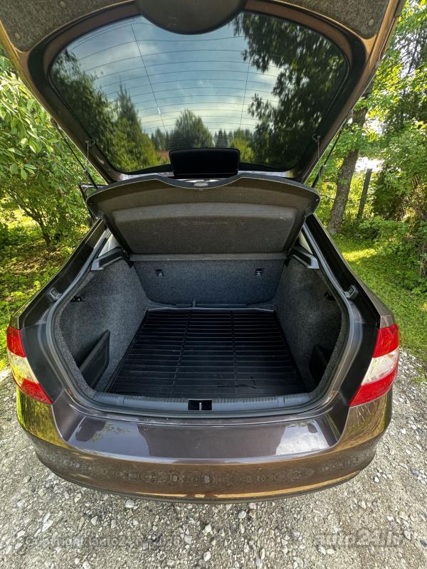 Brūns Skoda Rapid 2015 Tallina, ar dzinēja tilpumu 1.20 L un nobraukumu 103 tūkst. km par 6000 €, foto 10 vietnē AUTOMOTO.COM.LV