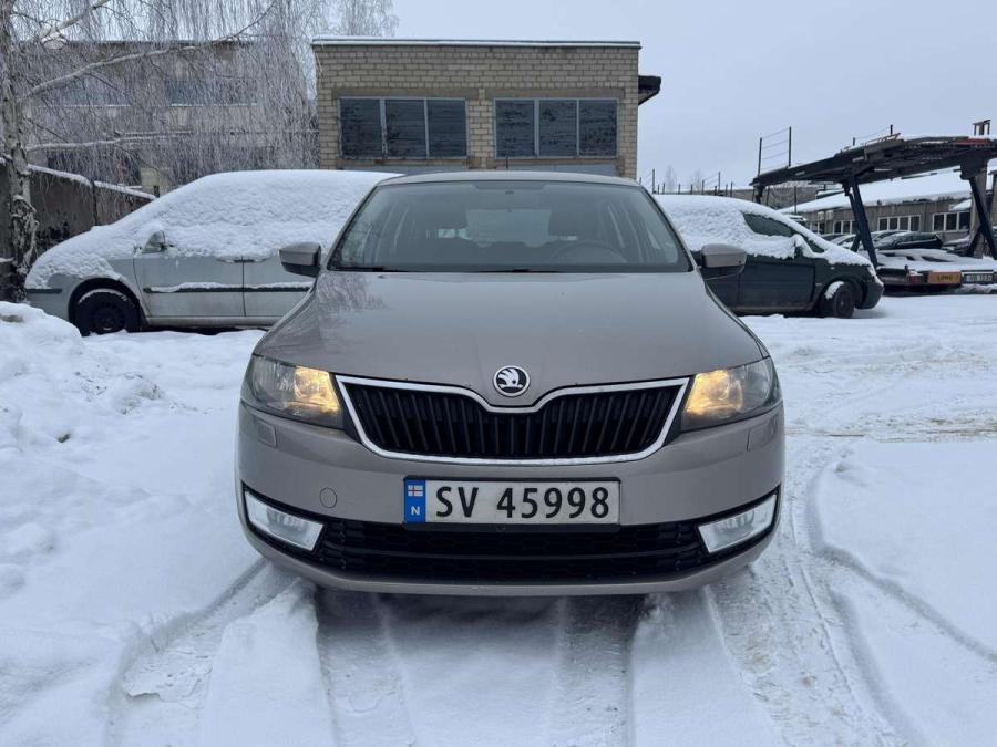 Pelēks Skoda Rapid 2013 Panevēža, ar dzinēja tilpumu 1.60 L un nobraukumu 252 tūkst. km par 4300 €, foto 2 vietnē AUTOMOTO.COM.LV