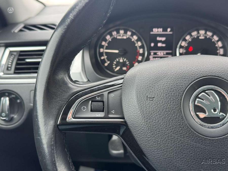 Pelēks Skoda Rapid 2013 Panevēža, ar dzinēja tilpumu 1.60 L un nobraukumu 252 tūkst. km par 4300 €, foto 15 vietnē AUTOMOTO.COM.LV