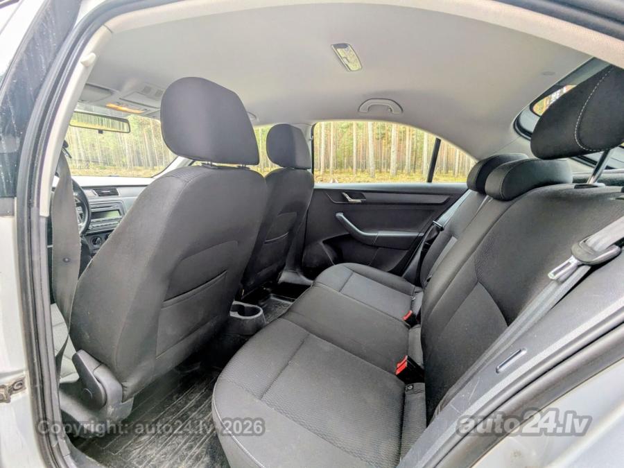 Pelēks Skoda Rapid 2013 Tallina, ar dzinēja tilpumu 1.40 L un nobraukumu 258 tūkst. km par 3900 €, foto 8 vietnē AUTOMOTO.COM.LV