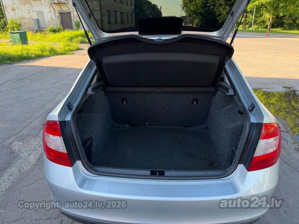 Pelēks Skoda Rapid 2013 Narva, ar dzinēja tilpumu 1.40 L un nobraukumu 273 tūkst. km par 3800 €, foto 5 vietnē AUTOMOTO.COM.LV