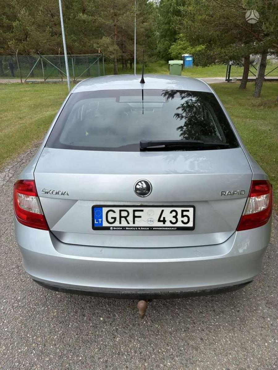 Pelēks Skoda Rapid 2013 Šauļi, ar dzinēja tilpumu 1.60 L un nobraukumu 205 tūkst. km par 4500 €, foto 5 vietnē AUTOMOTO.COM.LV