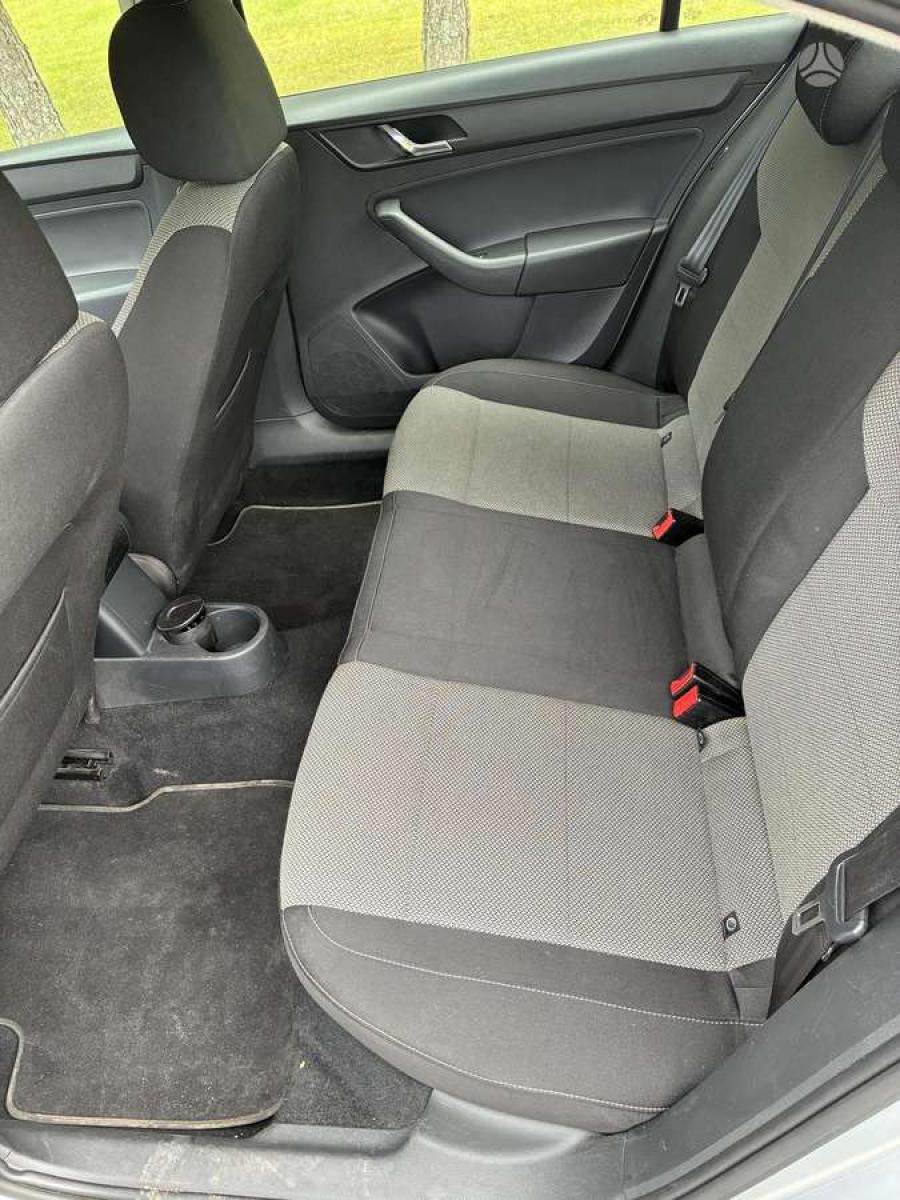 Pelēks Skoda Rapid 2013 Šauļi, ar dzinēja tilpumu 1.60 L un nobraukumu 205 tūkst. km par 4500 €, foto 8 vietnē AUTOMOTO.COM.LV