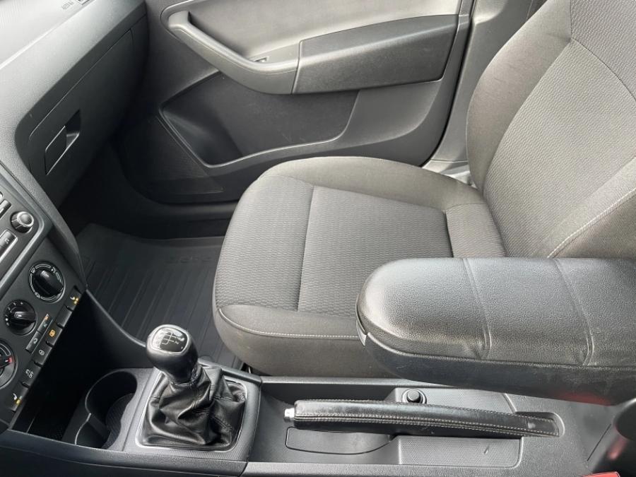 Pelēks Skoda Rapid 2013 Rīga, ar dzinēja tilpumu 1.60 L un nobraukumu 274 tūkst. km par 4450 €, foto 38 vietnē AUTOMOTO.COM.LV