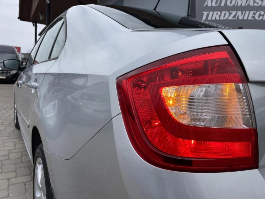 Pelēks Skoda Rapid 2013 Rīga, ar dzinēja tilpumu 1.60 L un nobraukumu 274 tūkst. km par 4450 €, foto 39 vietnē AUTOMOTO.COM.LV