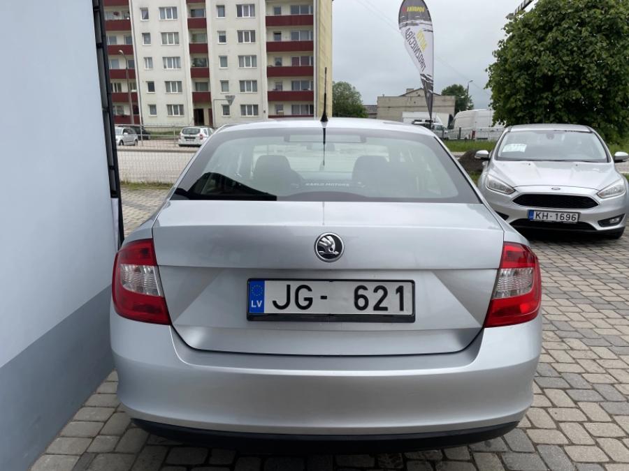 Pelēks Skoda Rapid 2013 Rīga, ar dzinēja tilpumu 1.60 L un nobraukumu 274 tūkst. km par 4450 €, foto 48 vietnē AUTOMOTO.COM.LV