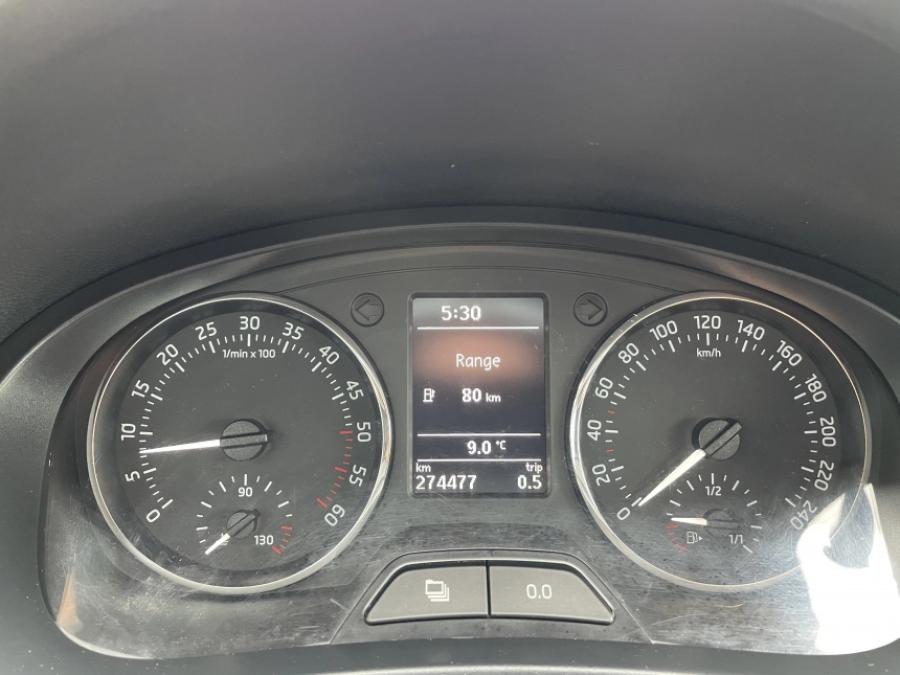 Pelēks Skoda Rapid 2013 Rīga, ar dzinēja tilpumu 1.60 L un nobraukumu 274 tūkst. km par 4450 €, foto 55 vietnē AUTOMOTO.COM.LV