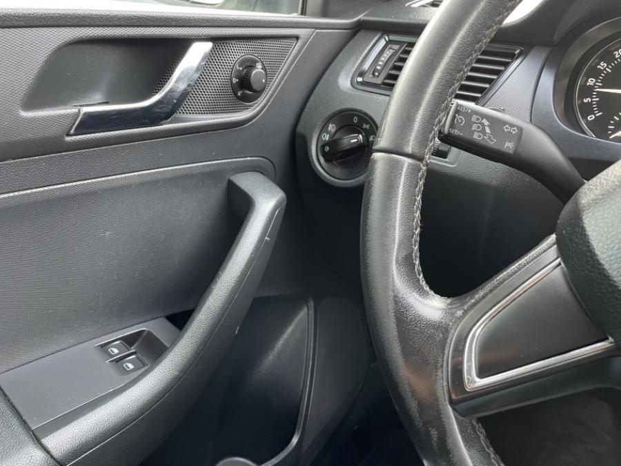 Pelēks Skoda Rapid 2013 Rīga, ar dzinēja tilpumu 1.60 L un nobraukumu 274 tūkst. km par 4450 €, foto 57 vietnē AUTOMOTO.COM.LV