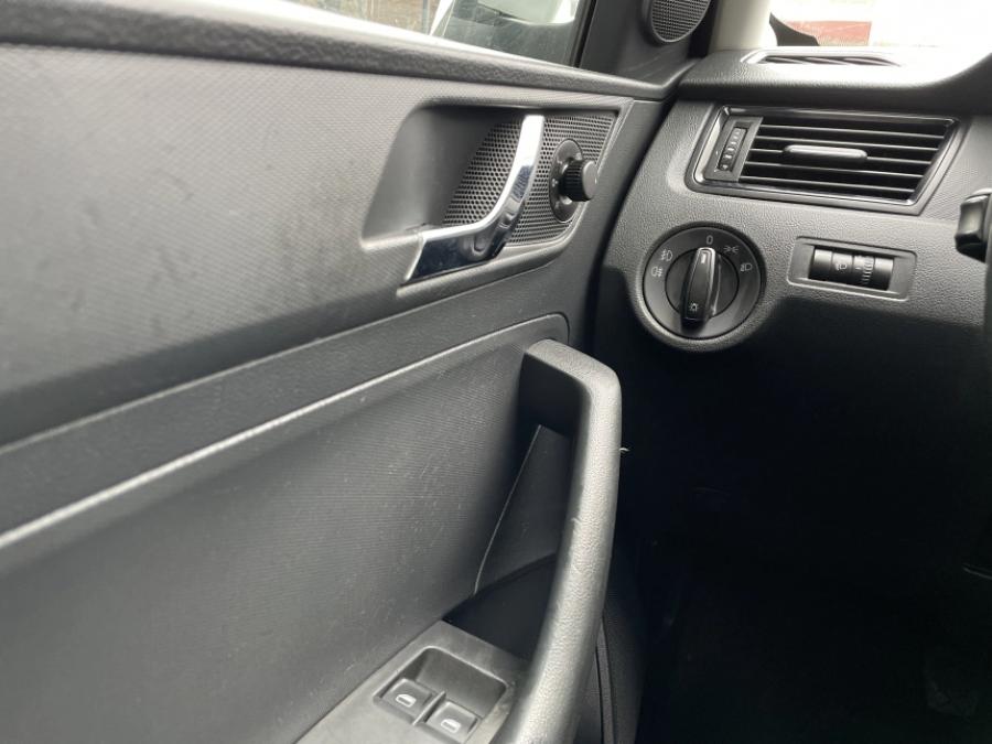 Pelēks Skoda Rapid 2013 Rīga, ar dzinēja tilpumu 1.60 L un nobraukumu 274 tūkst. km par 4450 €, foto 59 vietnē AUTOMOTO.COM.LV