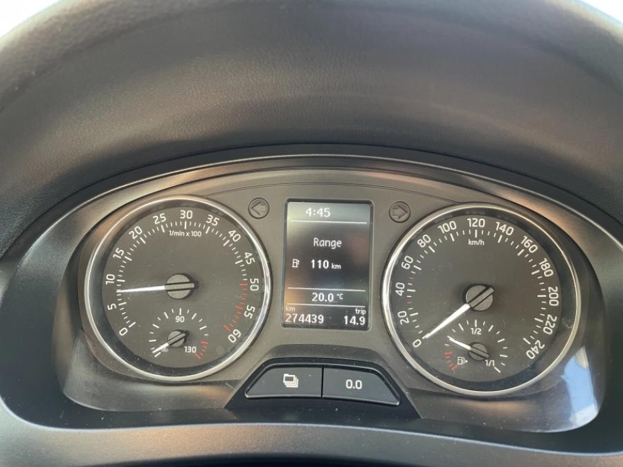 Pelēks Skoda Rapid 2013 Rīga, ar dzinēja tilpumu 1.60 L un nobraukumu 274 tūkst. km par 4450 €, foto 62 vietnē AUTOMOTO.COM.LV