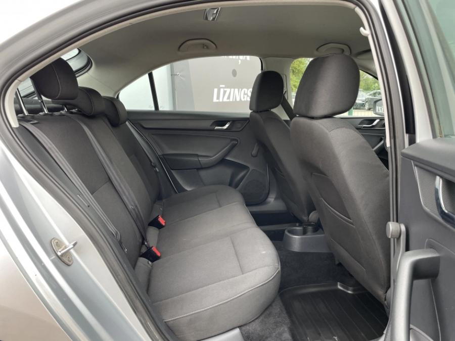 Pelēks Skoda Rapid 2013 Rīga, ar dzinēja tilpumu 1.60 L un nobraukumu 274 tūkst. km par 4450 €, foto 68 vietnē AUTOMOTO.COM.LV