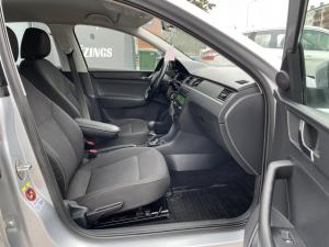 Pelēks Skoda Rapid 2013 Rīga, ar dzinēja tilpumu 1.60 L un nobraukumu 274 tūkst. km par 4450 €, foto 71 vietnē AUTOMOTO.COM.LV