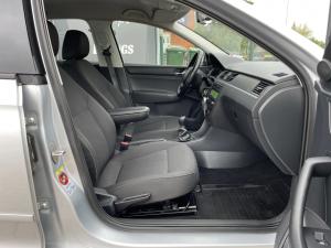 Pelēks Skoda Rapid 2013 Rīga, ar dzinēja tilpumu 1.60 L un nobraukumu 274 tūkst. km par 4450 €, foto 72 vietnē AUTOMOTO.COM.LV