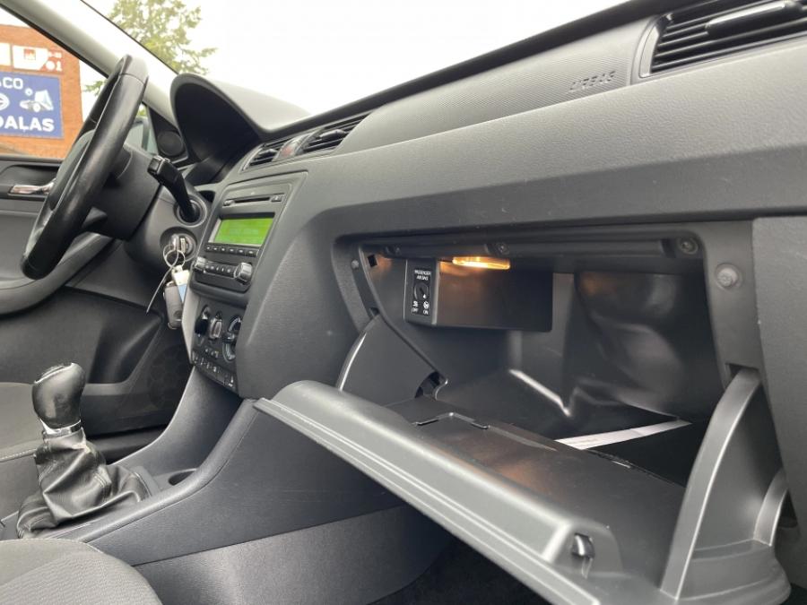 Pelēks Skoda Rapid 2013 Rīga, ar dzinēja tilpumu 1.60 L un nobraukumu 274 tūkst. km par 4450 €, foto 76 vietnē AUTOMOTO.COM.LV