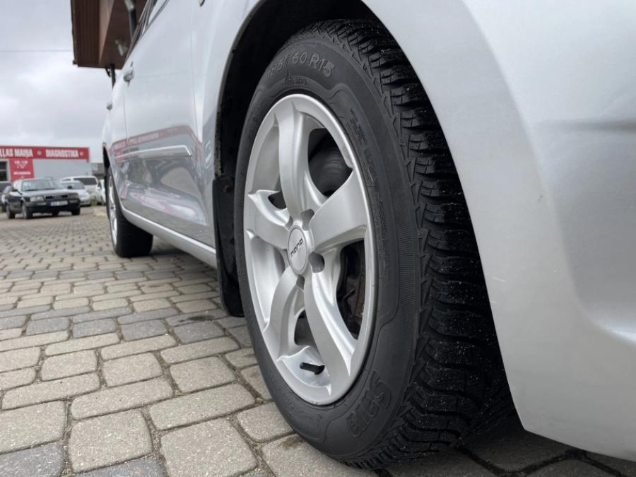 Pelēks Skoda Rapid 2013 Rīga, ar dzinēja tilpumu 1.60 L un nobraukumu 274 tūkst. km par 4450 €, foto 80 vietnē AUTOMOTO.COM.LV