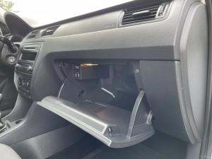 Pelēks Skoda Rapid 2013 Rīga, ar dzinēja tilpumu 1.60 L un nobraukumu 274 tūkst. km par 4450 €, foto 81 vietnē AUTOMOTO.COM.LV