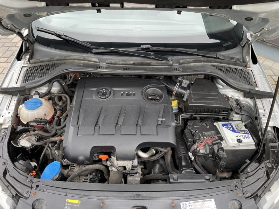 Pelēks Skoda Rapid 2013 Rīga, ar dzinēja tilpumu 1.60 L un nobraukumu 274 tūkst. km par 4450 €, foto 84 vietnē AUTOMOTO.COM.LV