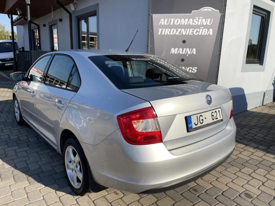 Pelēks Skoda Rapid 2013 Rīga, ar dzinēja tilpumu 1.60 L un nobraukumu 274 tūkst. km par 4450 €, foto 94 vietnē AUTOMOTO.COM.LV