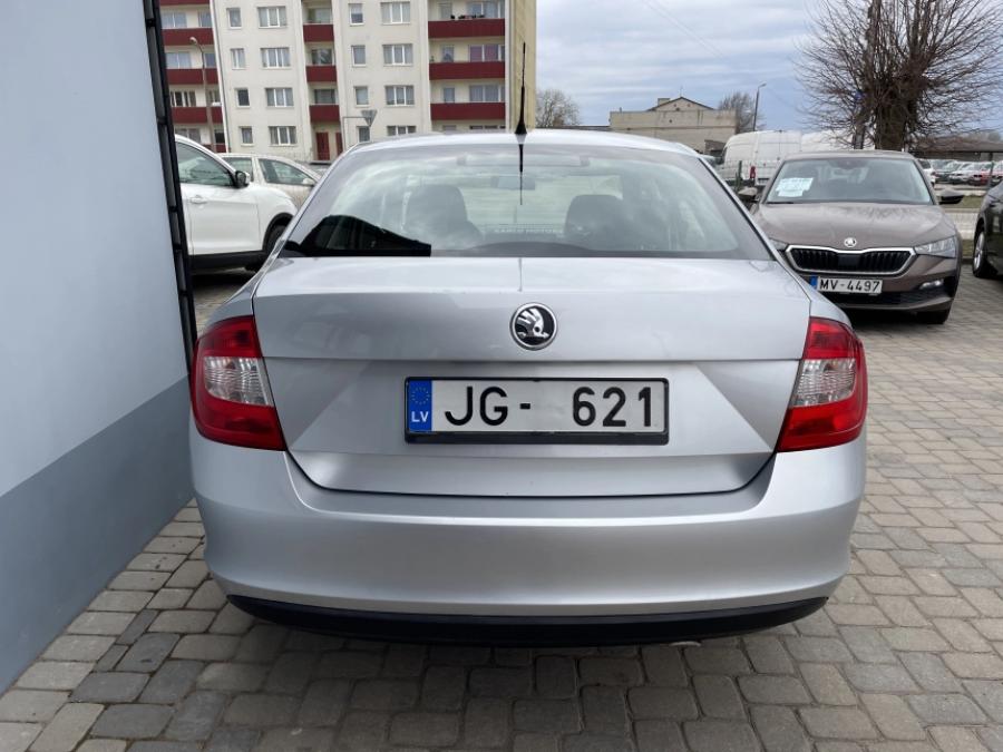 Pelēks Skoda Rapid 2013 Rīga, ar dzinēja tilpumu 1.60 L un nobraukumu 274 tūkst. km par 4450 €, foto 95 vietnē AUTOMOTO.COM.LV