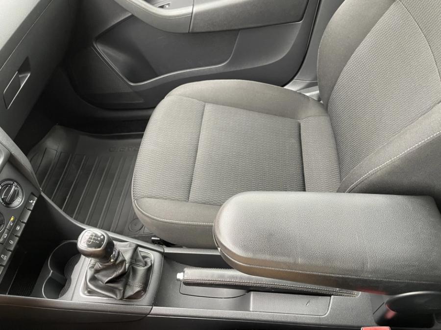 Pelēks Skoda Rapid 2013 Rīga, ar dzinēja tilpumu 1.60 L un nobraukumu 274 tūkst. km par 4450 €, foto 102 vietnē AUTOMOTO.COM.LV