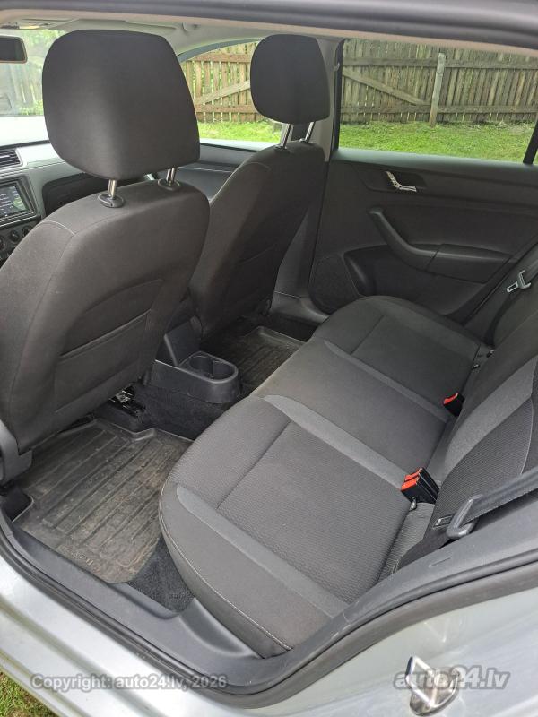 Pelēks Skoda Rapid 2013 Tallina, ar dzinēja tilpumu 1.20 L un nobraukumu 255 tūkst. km par 3900 €, foto 8 vietnē AUTOMOTO.COM.LV