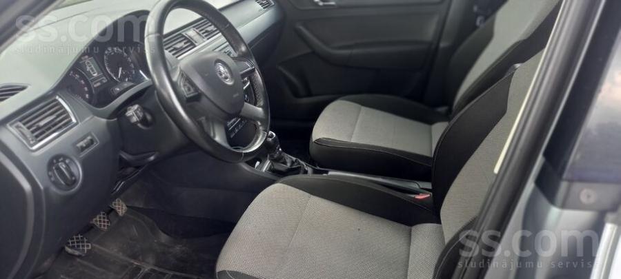 Pelēks Skoda Rapid 2013 Rīga, ar dzinēja tilpumu 1.60 L un nobraukumu 203 tūkst. km par 5650 €, foto 6 vietnē AUTOMOTO.COM.LV