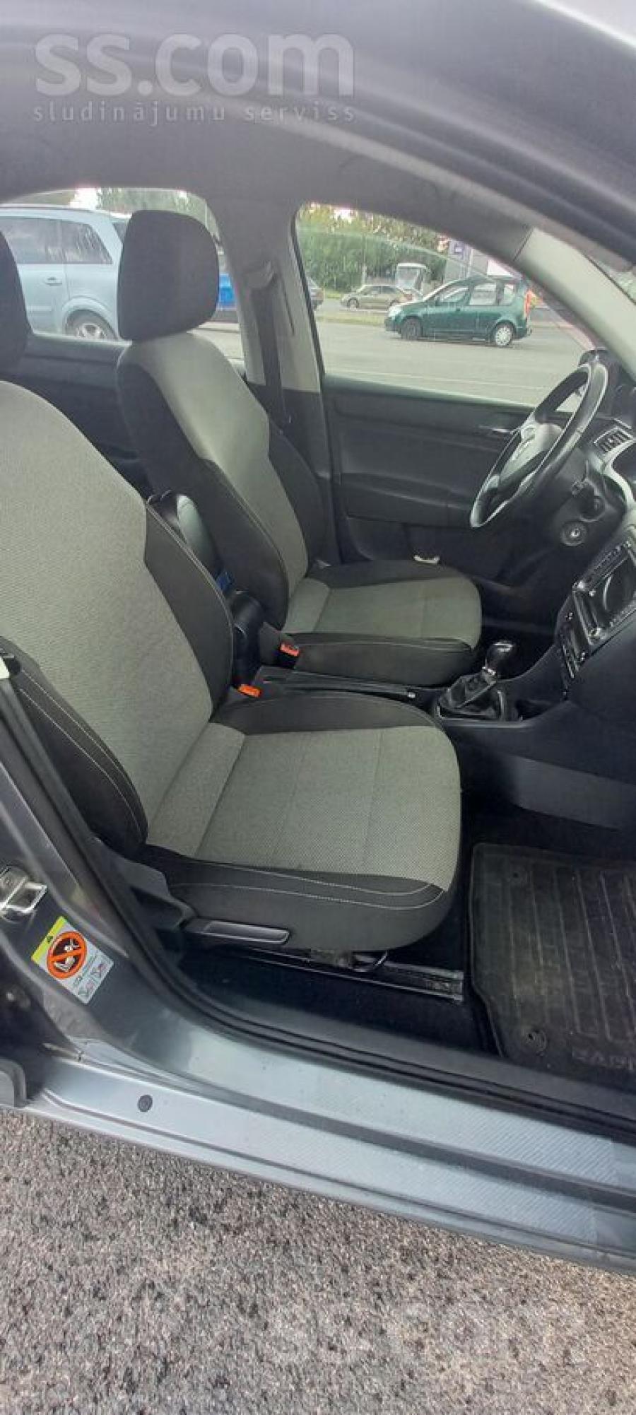 Pelēks Skoda Rapid 2013 Rīga, ar dzinēja tilpumu 1.60 L un nobraukumu 203 tūkst. km par 5650 €, foto 9 vietnē AUTOMOTO.COM.LV