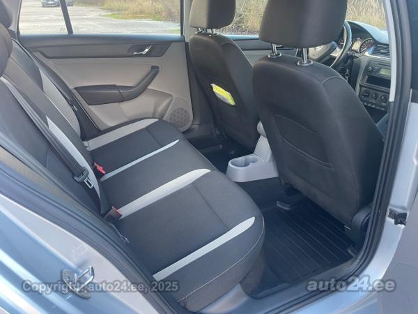 Pelēks Skoda Rapid 2014 Tallina, ar dzinēja tilpumu 1.60 L un nobraukumu 141 tūkst. km par 4990 €, foto 11 vietnē AUTOMOTO.COM.LV
