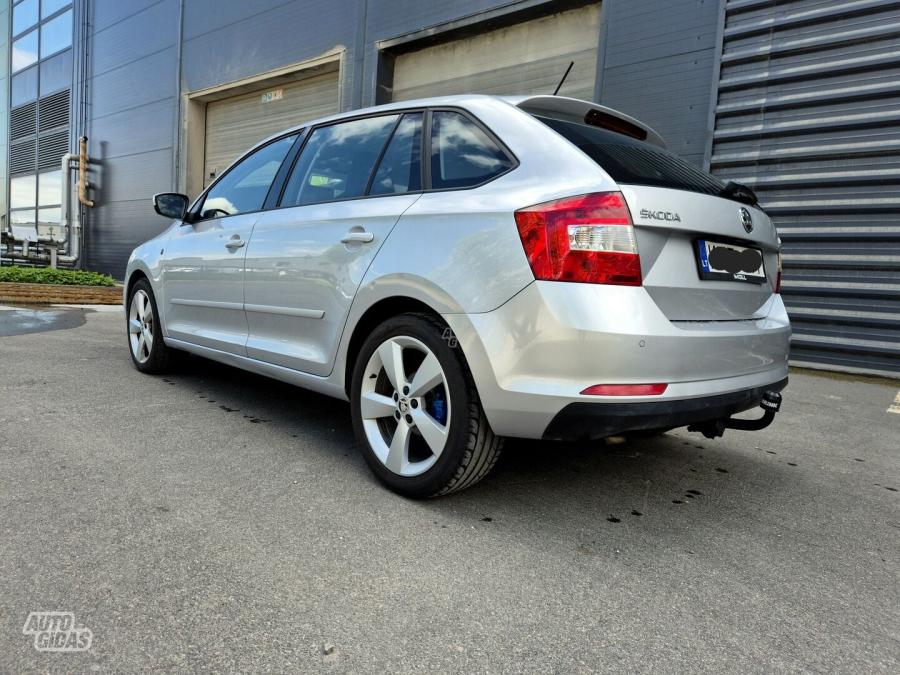 Grey Skoda Rapid 2014 in Kaunas, with an engine capacity of 1.60 L and mileage of 358 thousand km for 4700 €, photo 4 on AUTOMOTO.COM.LV