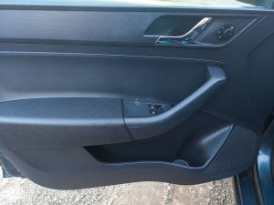 Grey Skoda Rapid 2014 in Vilnius, with an engine capacity of 1.60 L and mileage of 158 thousand km for 4900 €, photo 15 on AUTOMOTO.COM.LV