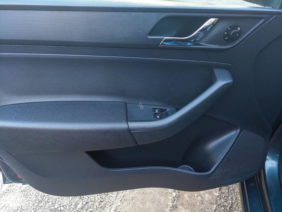 Grey Skoda Rapid 2014 in Vilnius, with an engine capacity of 1.60 L and mileage of 158 thousand km for 4900 €, photo 15 on AUTOMOTO.COM.LV
