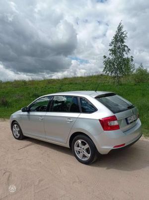 Grey Skoda Rapid 2014 in Vilnius, with an engine capacity of 1.20 L and mileage of 134 thousand km for 3950 €, photo 6 on AUTOMOTO.COM.LV
