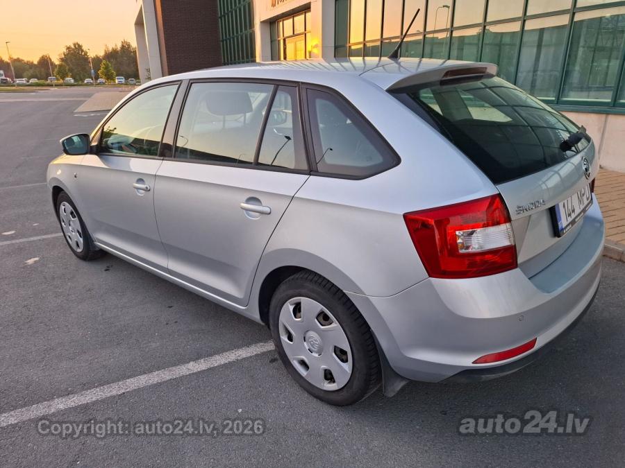 Grey Skoda Rapid 2015 in Tallinn, with an engine capacity of 1.20 L and mileage of 186 thousand km for 5600 €, photo 4 on AUTOMOTO.COM.LV
