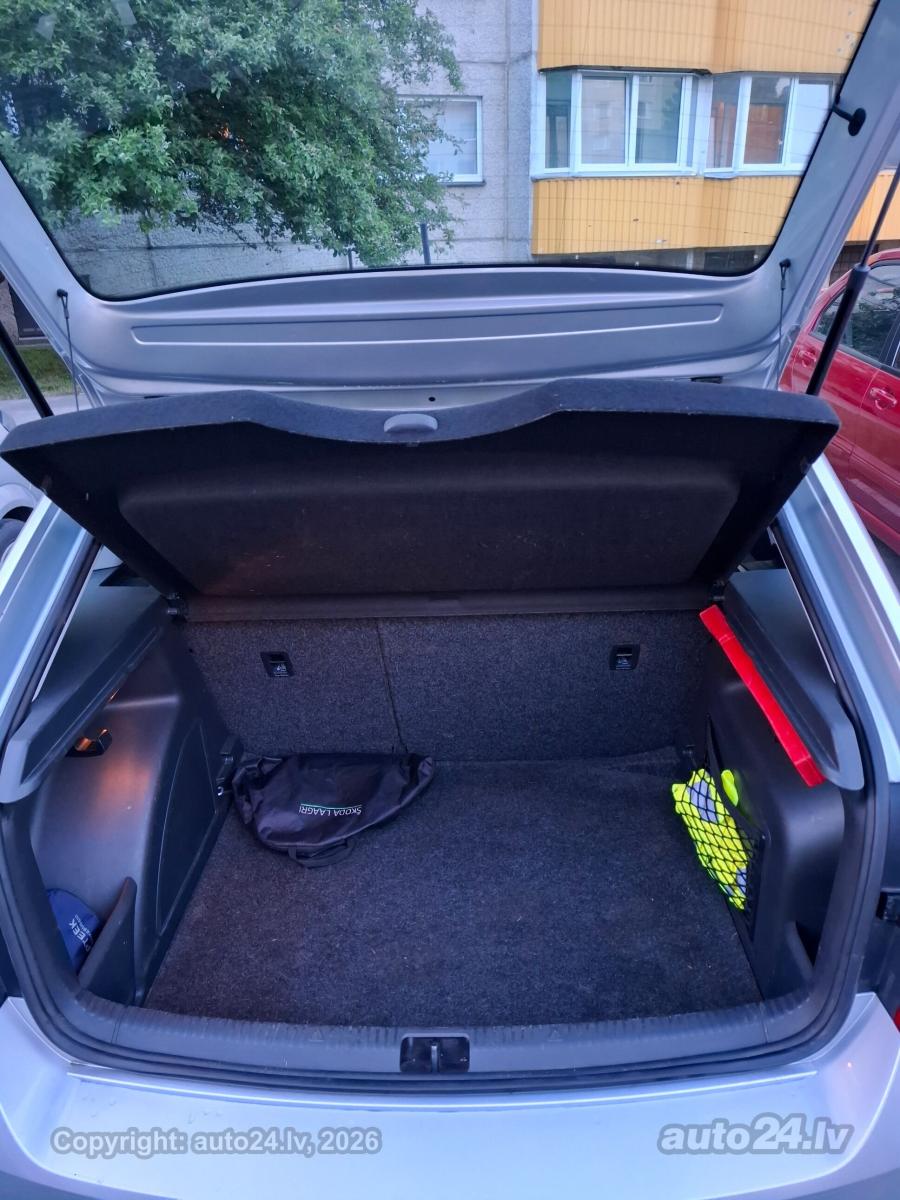 Grey Skoda Rapid 2015 in Tallinn, with an engine capacity of 1.20 L and mileage of 186 thousand km for 5600 €, photo 16 on AUTOMOTO.COM.LV