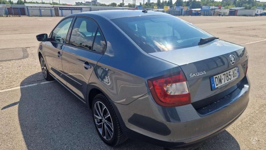 Grey Skoda Rapid 2015 in Panevezys, with an engine capacity of 1.60 L and mileage of 180 thousand km for 3700 €, photo 7 on AUTOMOTO.COM.LV