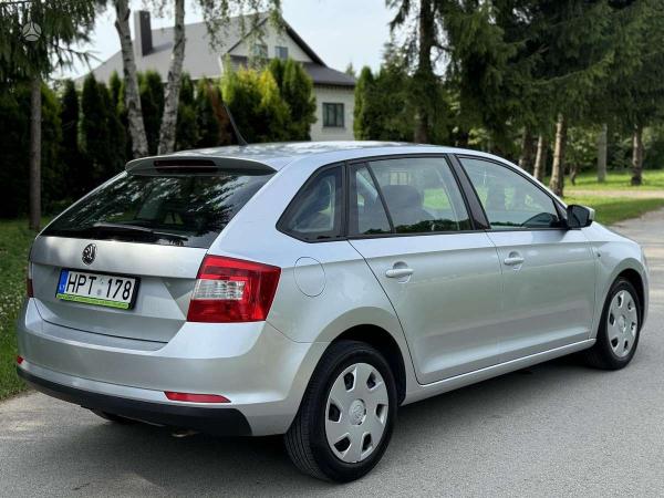 Pelēks Skoda Rapid 2015 Mažeikiai, ar dzinēja tilpumu 1.60 L un nobraukumu 166 tūkst. km par 3800 €, foto 1 vietnē AUTOMOTO.COM.LV