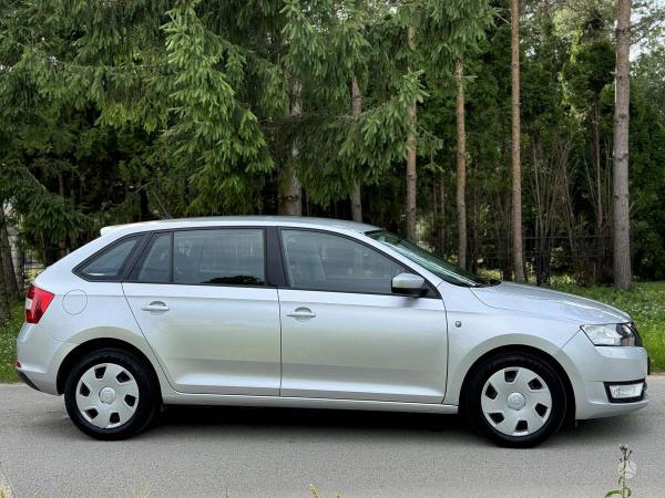 Pelēks Skoda Rapid 2015 Mažeikiai, ar dzinēja tilpumu 1.60 L un nobraukumu 166 tūkst. km par 3800 €, foto 2 vietnē AUTOMOTO.COM.LV