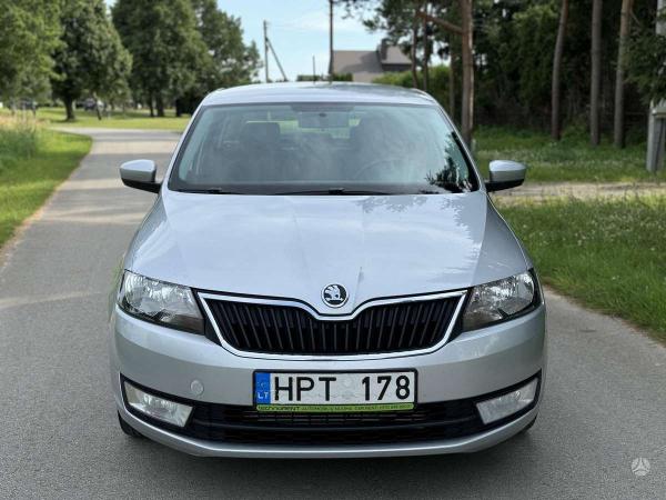 Pelēks Skoda Rapid 2015 Mažeikiai, ar dzinēja tilpumu 1.60 L un nobraukumu 166 tūkst. km par 3800 €, foto 5 vietnē AUTOMOTO.COM.LV