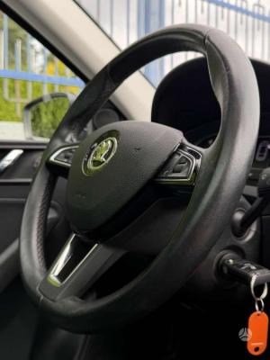 Pelēks Skoda Rapid 2015 Viļņa, ar dzinēja tilpumu 1.20 L un nobraukumu 192 tūkst. km par 7000 €, foto 14 vietnē AUTOMOTO.COM.LV