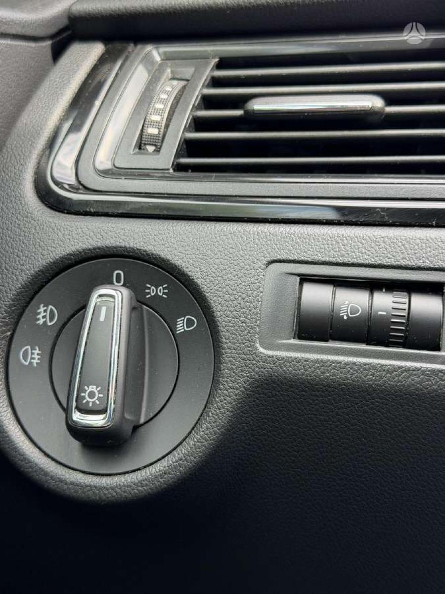 Pelēks Skoda Rapid 2015 Viļņa, ar dzinēja tilpumu 1.20 L un nobraukumu 192 tūkst. km par 7000 €, foto 17 vietnē AUTOMOTO.COM.LV