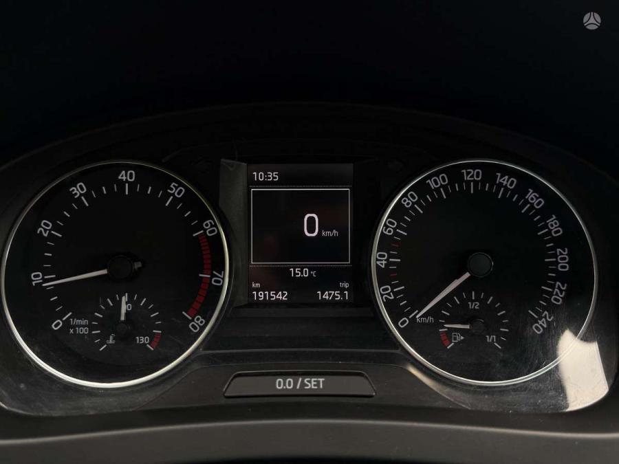Pelēks Skoda Rapid 2015 Viļņa, ar dzinēja tilpumu 1.20 L un nobraukumu 192 tūkst. km par 7000 €, foto 21 vietnē AUTOMOTO.COM.LV