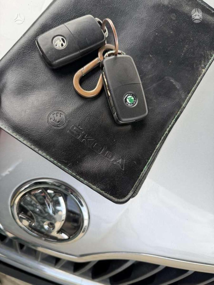 Pelēks Skoda Rapid 2015 Klaipėda, ar dzinēja tilpumu 1.60 L un nobraukumu 172 tūkst. km par 4999 €, foto 5 vietnē AUTOMOTO.COM.LV