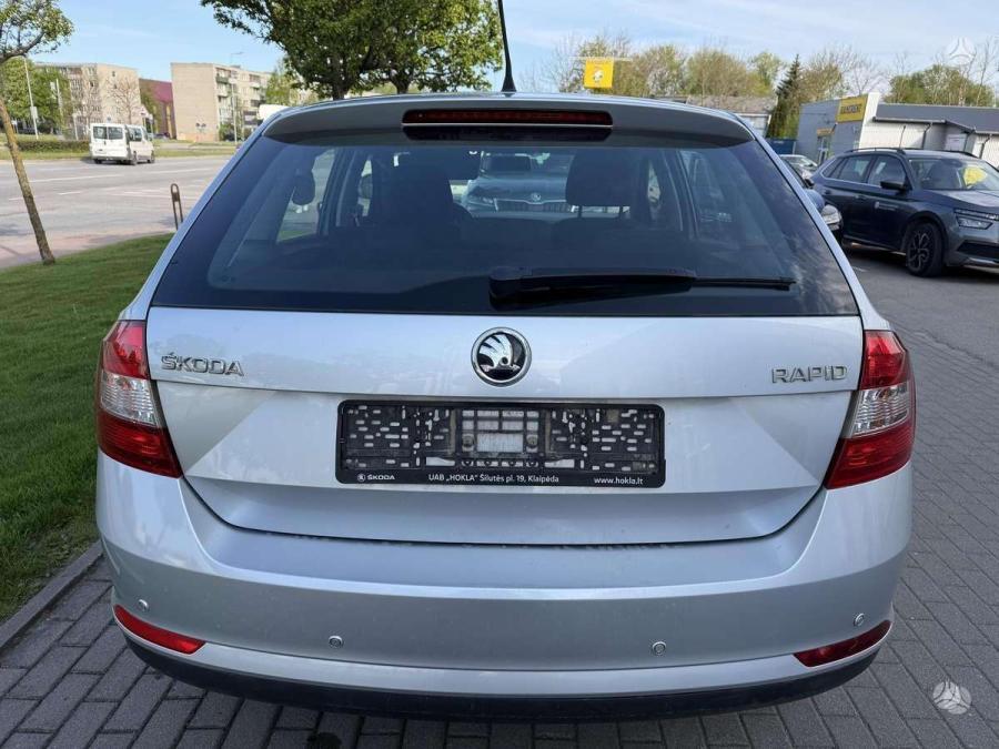 Pelēks Skoda Rapid 2015 Klaipėda, ar dzinēja tilpumu 1.60 L un nobraukumu 172 tūkst. km par 4999 €, foto 15 vietnē AUTOMOTO.COM.LV