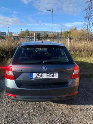 Grey Skoda Rapid 2016 in Tallinn, with an engine capacity of 1.20 L and mileage of 154 thousand km for 5500 €, photo 3 on AUTOMOTO.COM.LV