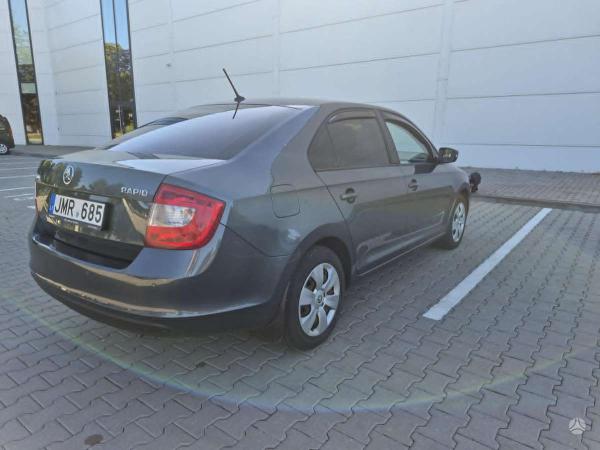 Grey Skoda Rapid 2016 in Kaunas, with an engine capacity of 1.60 L and mileage of 191 thousand km for 5800 €, photo 1 on AUTOMOTO.COM.LV