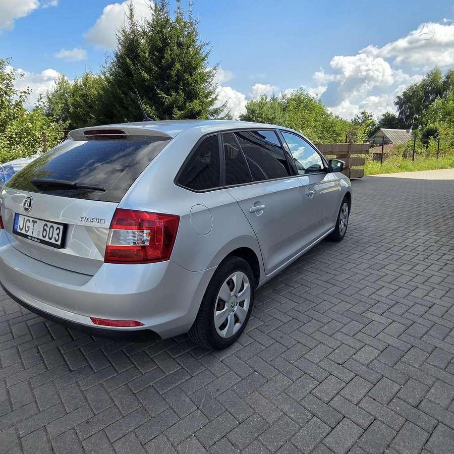 Pelēks Skoda Rapid 2016 Viļņa, ar dzinēja tilpumu 1.20 L un nobraukumu 270 tūkst. km par 2900 €, foto 3 vietnē AUTOMOTO.COM.LV