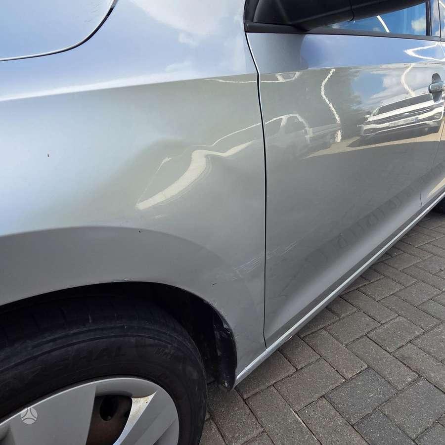 Pelēks Skoda Rapid 2016 Viļņa, ar dzinēja tilpumu 1.20 L un nobraukumu 270 tūkst. km par 2900 €, foto 10 vietnē AUTOMOTO.COM.LV