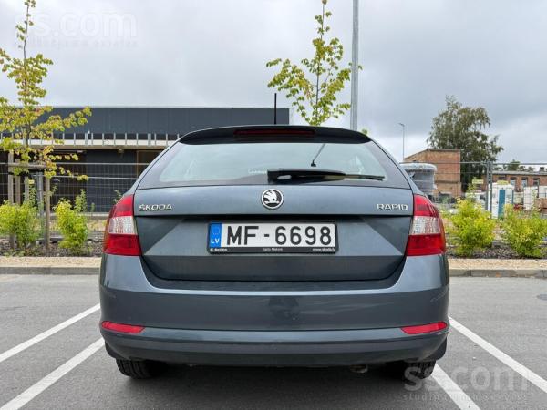 Skoda Rapid 2016 Rīga vietnē Pelēks Skoda Rapid 2016 Rīga, ar dzinēja tilpumu 1.60 L un nobraukumu 172 tūkst. km par 6000 €, foto 5 vietnē AUTOMOTO.COM.LV